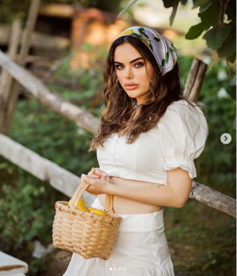 Sosyal Medya Fenomeni Dr. Berika Demir Kimdir? Nereli ve Kaç Yaşında ...