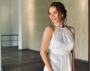 Eslem Akar Kimdir? Nereli ve Kaç Yaşında? Sevgilisi Kim? Boyu? Oynadığı ...