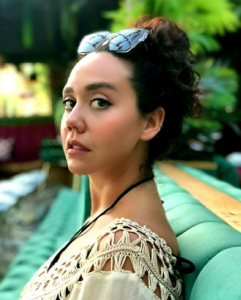 begum-cagla-taskin-kac-yasinda | Tozlu Mikrofon