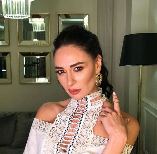 Gamze İğdiroğlu Kimdir? Nereli ve Kaç Yaşında? Boyu? Eşi? Oynadığı ...