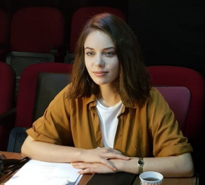 Zeynep Elçin Kimdir? Nereli ve Kaç Yaşında? Boyu? Evli mi? Oynadığı ...