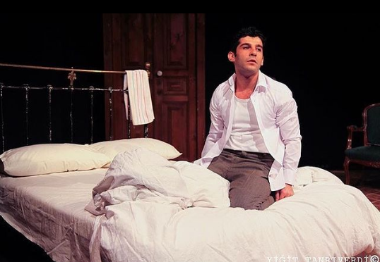 Halil Babür Kimdir? Nereli ve Kaç Yaşında? Boyu? Sevgilisi? Oynadığı ...