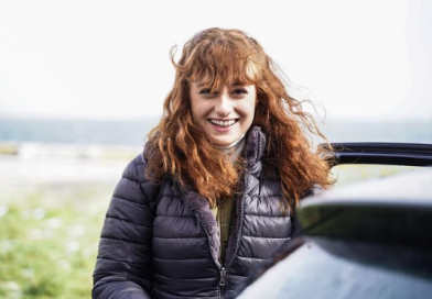 nazli-bulum-kac-yasinda | Tozlu Mikrofon