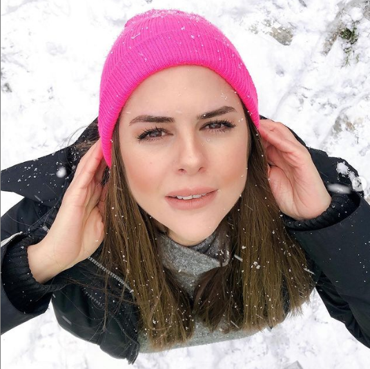 Ayça Erturan Kimdir? Yaşı? Boyu? Oynadığı Diziler? | Tozlu Mikrofon