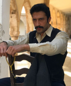 Emre Özmen Kimdir? Yaşı? Boyu? Oynadığı Diziler? | Tozlu Mikrofon