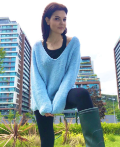 busra-cubukcuoglu-kac-yasinda | Tozlu Mikrofon