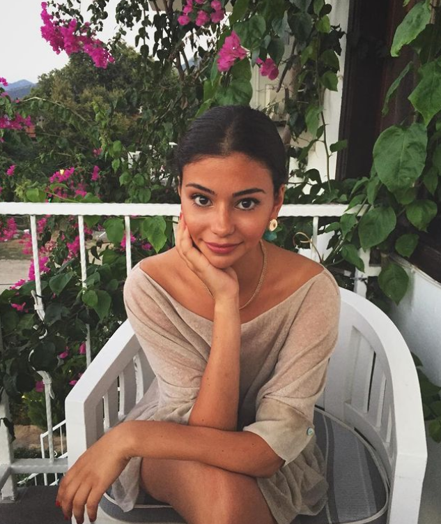 Damla Makar Kimdir? Kaç Yaşında? Boyu? Dizileri? | Tozlu Mikrofon