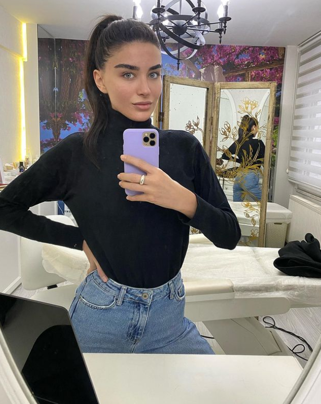 İlayda Altundaş Kimdir? Kaç Yaşında? Boyu? Dizileri? | Tozlu Mikrofon