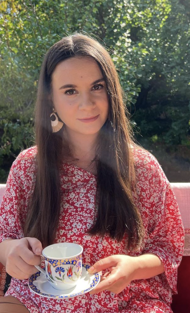 Emine Halil Kimdir? Nereli ve Kaç Yaşında? Boyu? Dizileri? | Tozlu Mikrofon