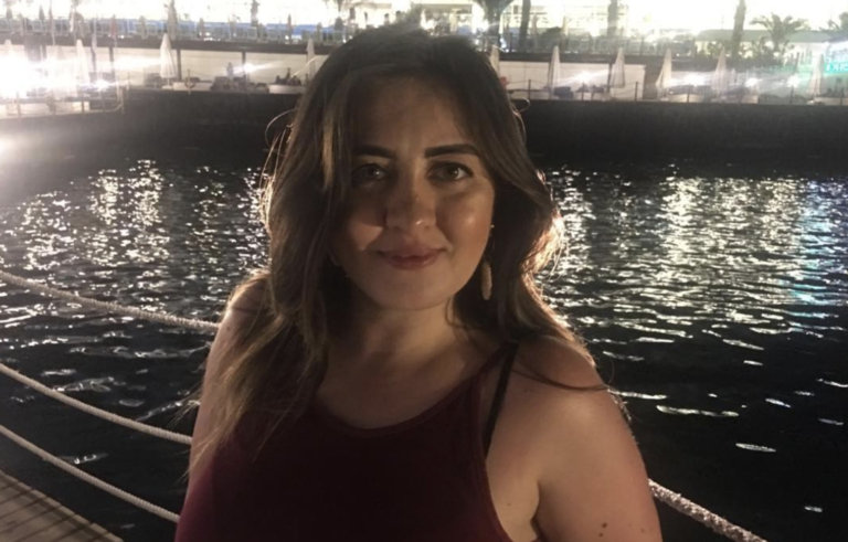 basak-durmaz-kimdir | Tozlu Mikrofon