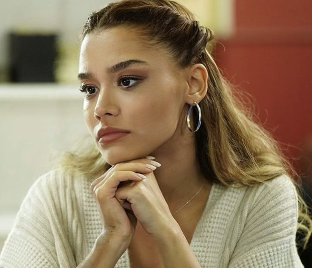 Denisa Gültekin Kimdir? Aslen Nereli ve Kaç Yaşında? Boyu? Dizileri ...