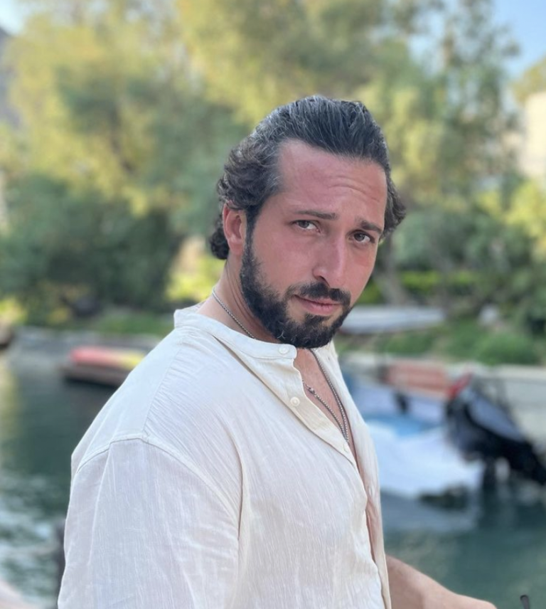 Emre Bulut Kimdir? Nereli ve Kaç Yaşında? Boyu? Dizileri? | Tozlu Mikrofon