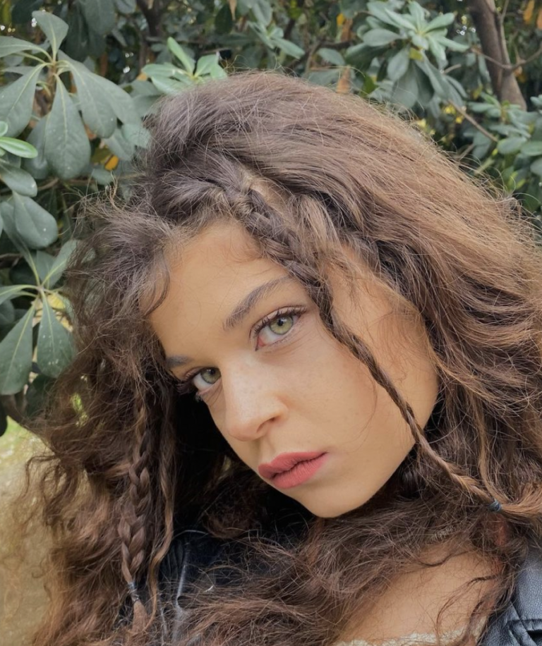 Eylül Ersöz Kimdir? Nereli ve Kaç Yaşında? Boyu? Dizileri? | Tozlu Mikrofon