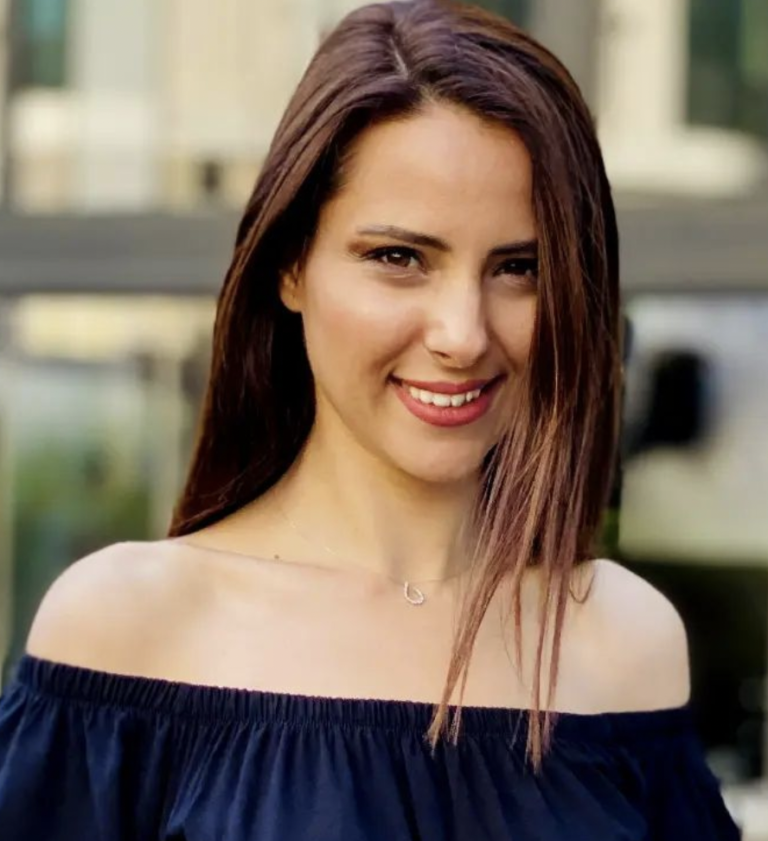 Hazan Çeliksoy Kimdir? Nereli ve Kaç Yaşında? Evli mi? Boyu? | Tozlu ...