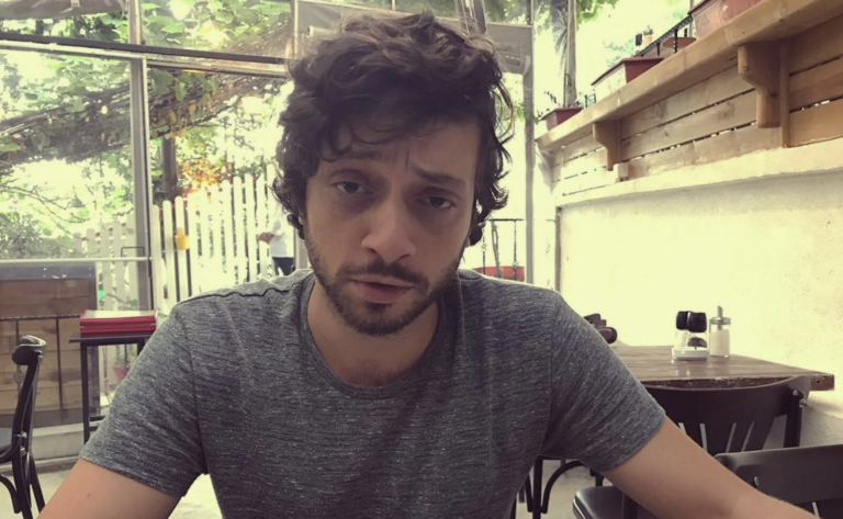 Onur Ünsal Kimdir? Nereli ve Kaç Yaşında? Boyu? Dizileri? | Tozlu Mikrofon