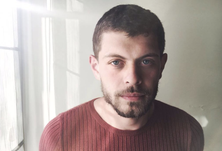 sezer-aricay-kimdir | Tozlu Mikrofon