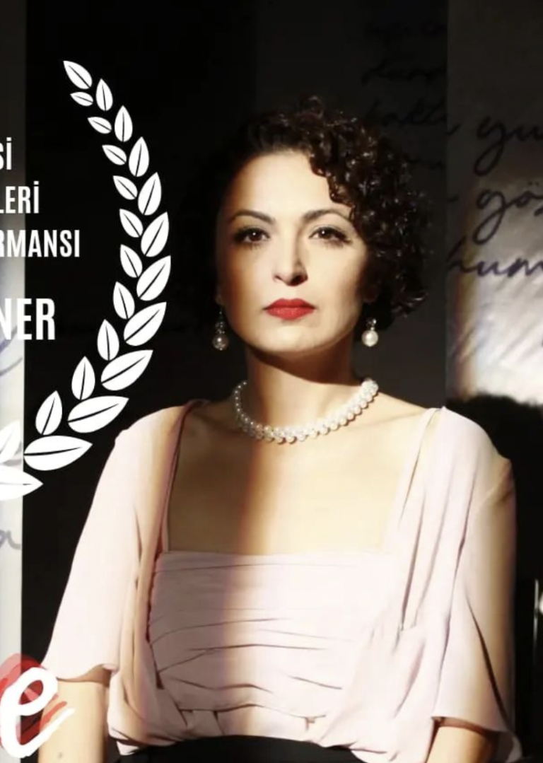 Ayşegül Yalçıner Kimdir? Nereli ve Kaç Yaşında? Oyunları? | Tozlu Mikrofon