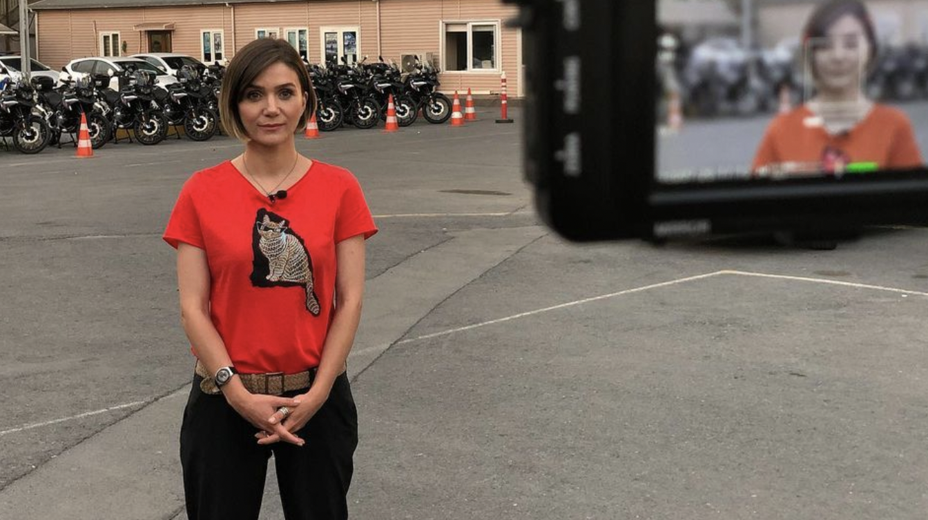 Nilgün Esin Kimdir? Aslen Nereli ve Kaç Yaşında? Evli mi? | Tozlu Mikrofon