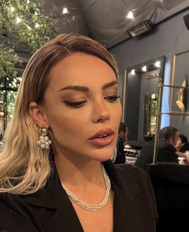 Hülya Yenidoğmuş Kimdir? Aslen Nereli ve Kaç Yaşında? Eşi Kim? | Tozlu ...