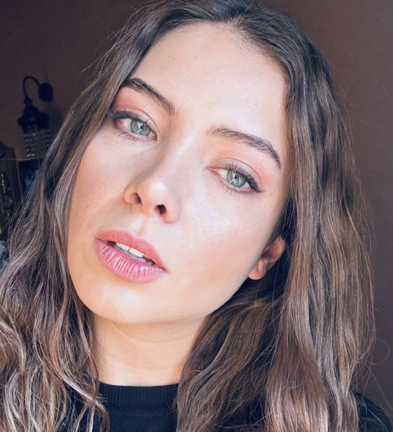 Rüya Demirbulut Kimdir? Nereli ve Kaç Yaşında? Boyu? Dizileri? | Tozlu ...