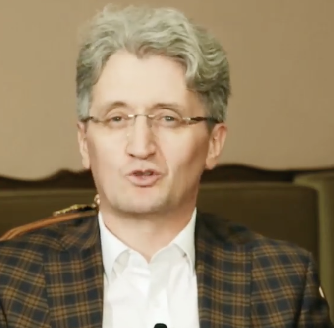 Osman Egin Kimdir? Aslen Nereli? Kaç Yaşında? Evli mi? | Tozlu Mikrofon