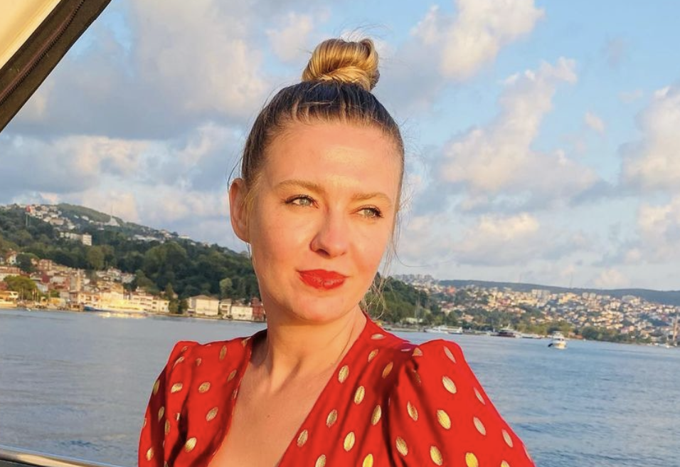 Tuğçe Kurşunoğlu Kimdir? Nereli? Kaç Yaşında? Evli mi? | Tozlu Mikrofon