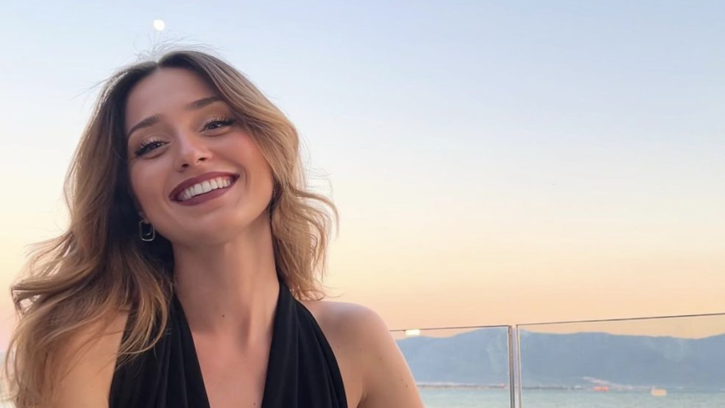 simge-peker | Tozlu Mikrofon