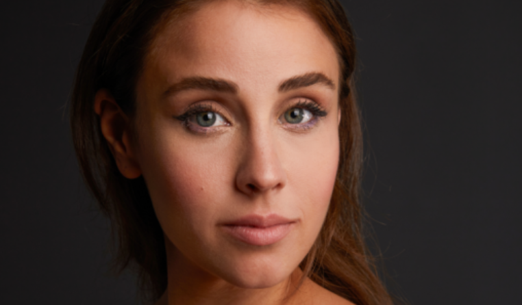 Nevcan Su Özel Kimdir? Kaç Yaşında? Nereli? Evli mi? | Tozlu Mikrofon