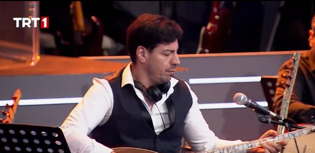 Sen Türkülerini Söyle Orkestra Şefi Ali Yılmaz Kimdir? Kaç Yaşında ...