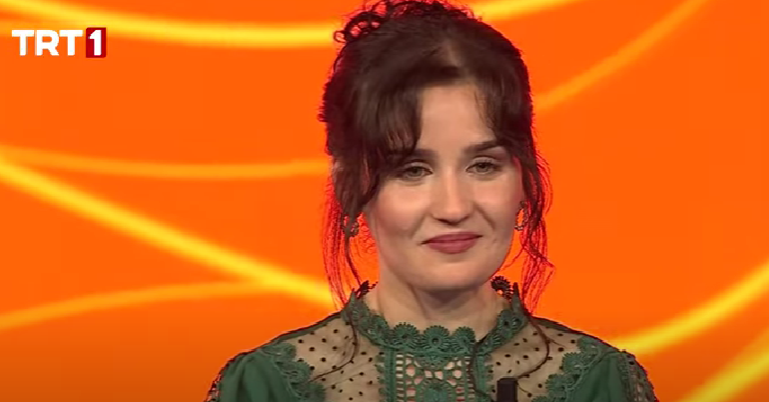 Sen Türkülerini Söyle Nimet Baş Kimdir? Kaç Yaşında? Aslen Nereli? Evli ...